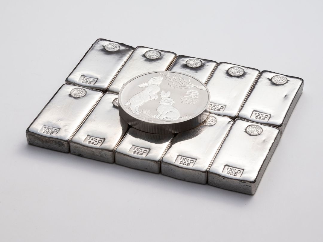 Key factors to consider before investing in silver