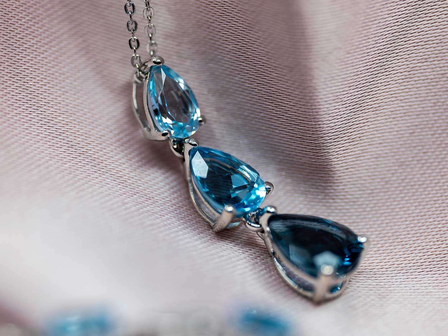 November birthstone: topaz