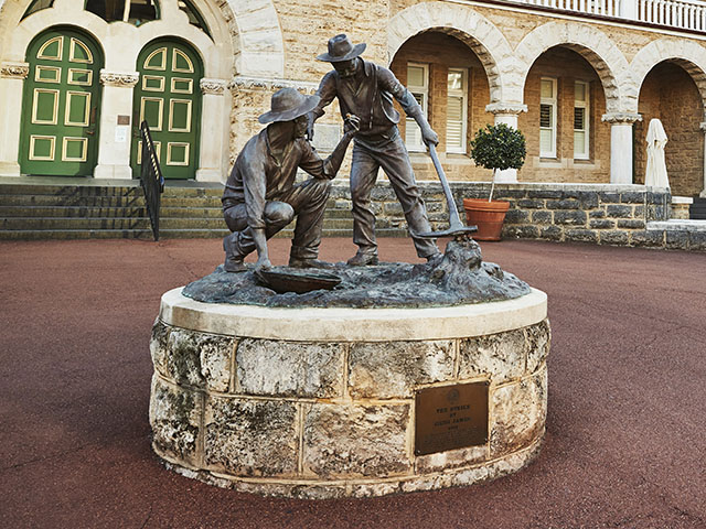 Book a tour | The Perth Mint